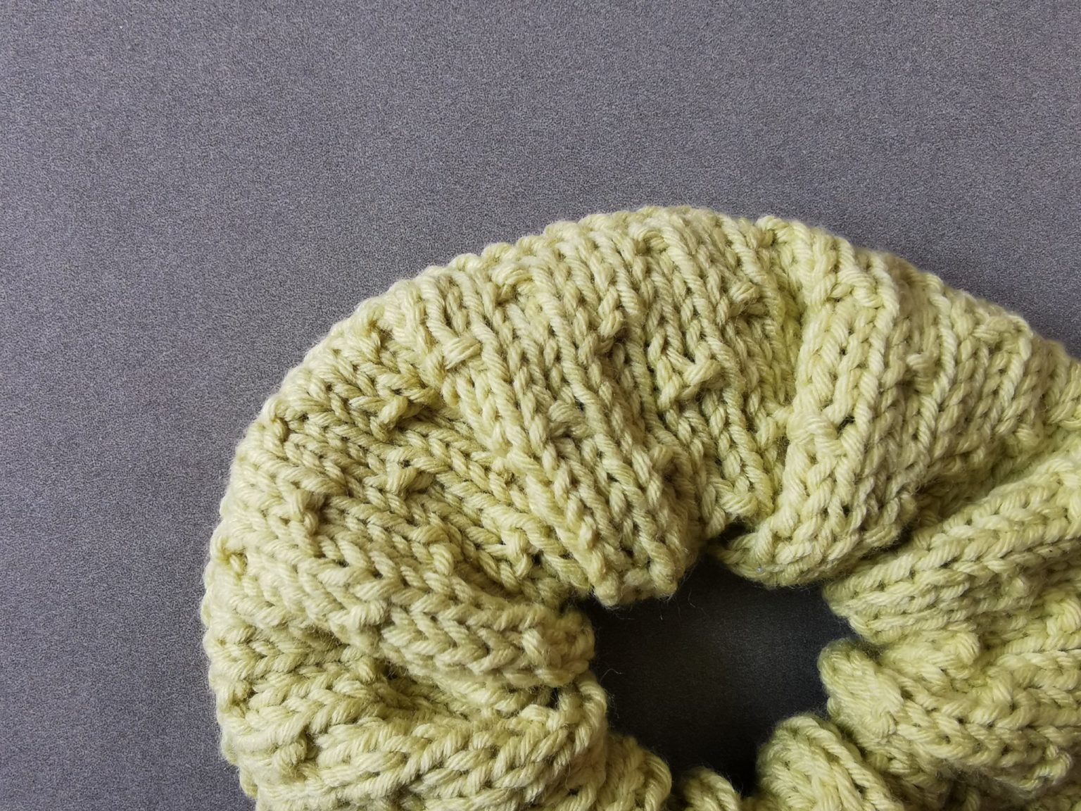 The perfect scrunchie recipe ! (Free knitting pattern) - Binge Tricot